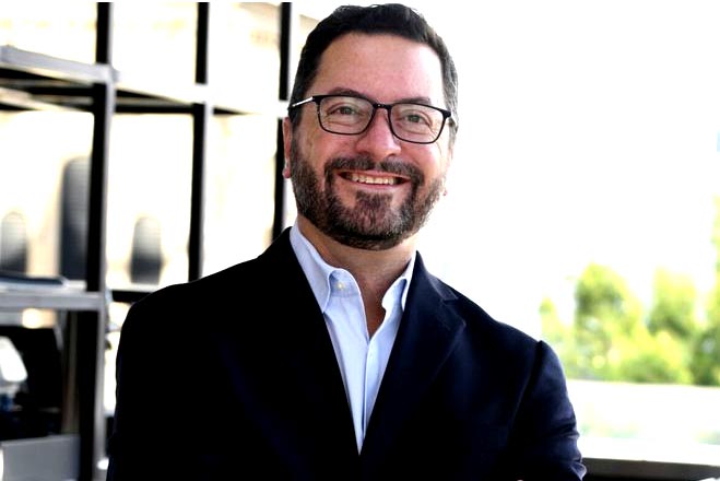 KFC designó como CMO a Nick Chavez, de Nintendo of América | Adlatina